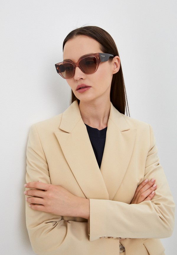 Очки солнцезащитные Vogue® Eyewear VO5409S 282813 , цвет: бежевый ...