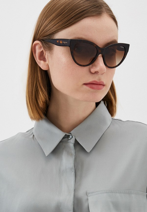 Очки солнцезащитные Vogue® Eyewear VO5339S W65613, цвет: коричневый ...