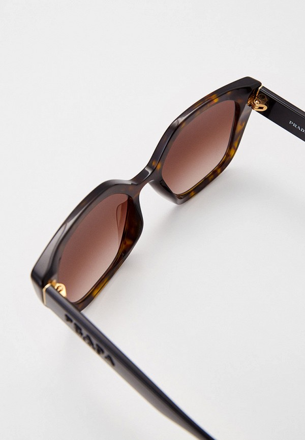 Очки солнцезащитные Prada PR 24XS 2AU6S1, цвет: коричневый ...