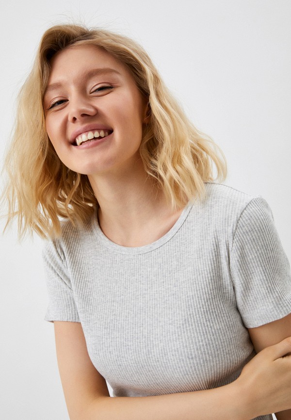 Футболка UNIQLO в рубчик, цвет: серый, RTLACK563801 — купить в интернет ...