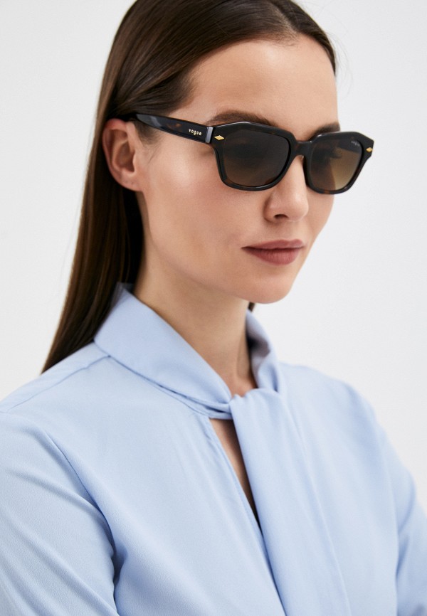 Очки солнцезащитные Vogue® Eyewear VO5444S W65613, цвет: коричневый ...
