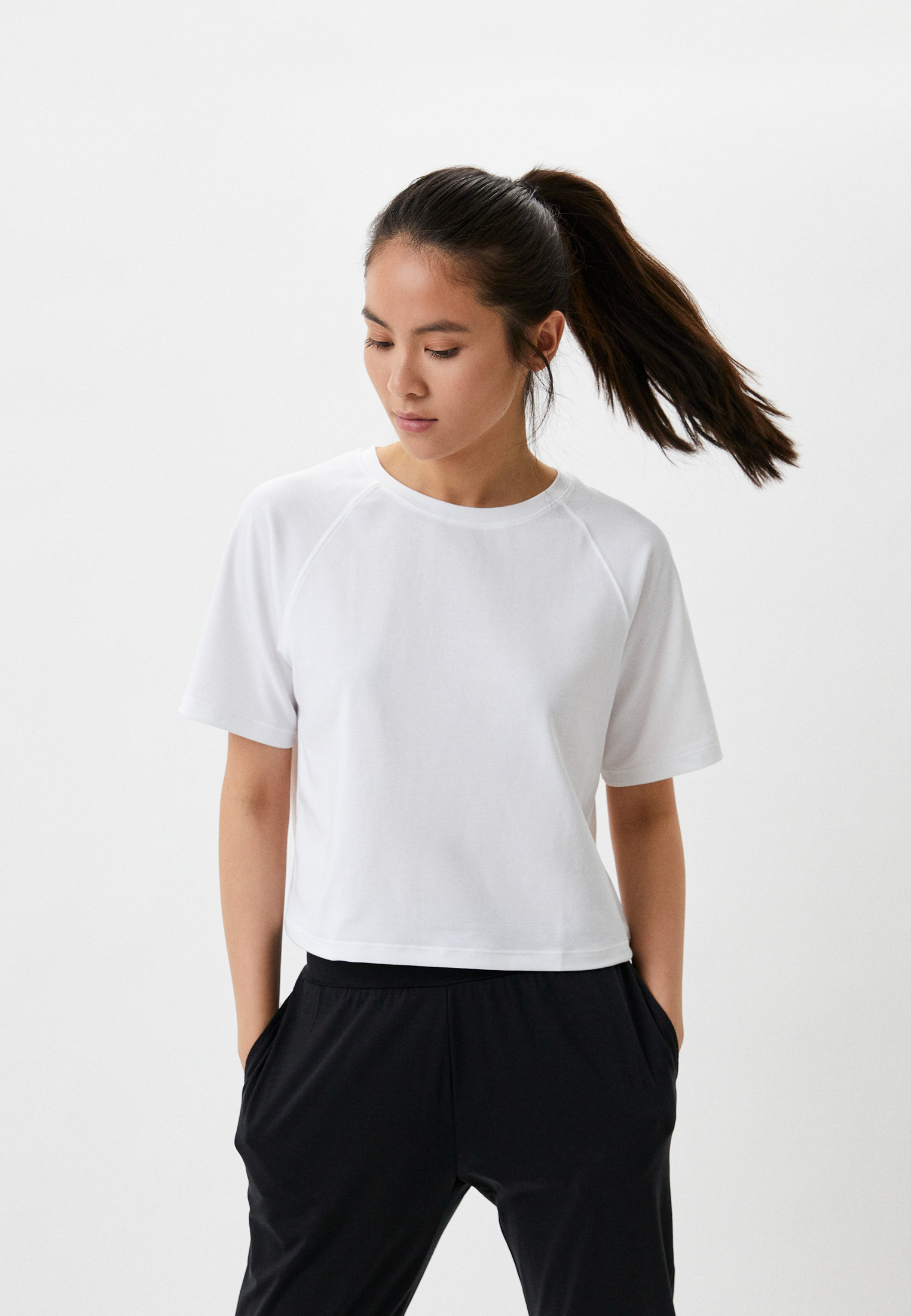 Спортивная футболка женская UNIQLO 241-444526(22-03) купить за 749 руб.