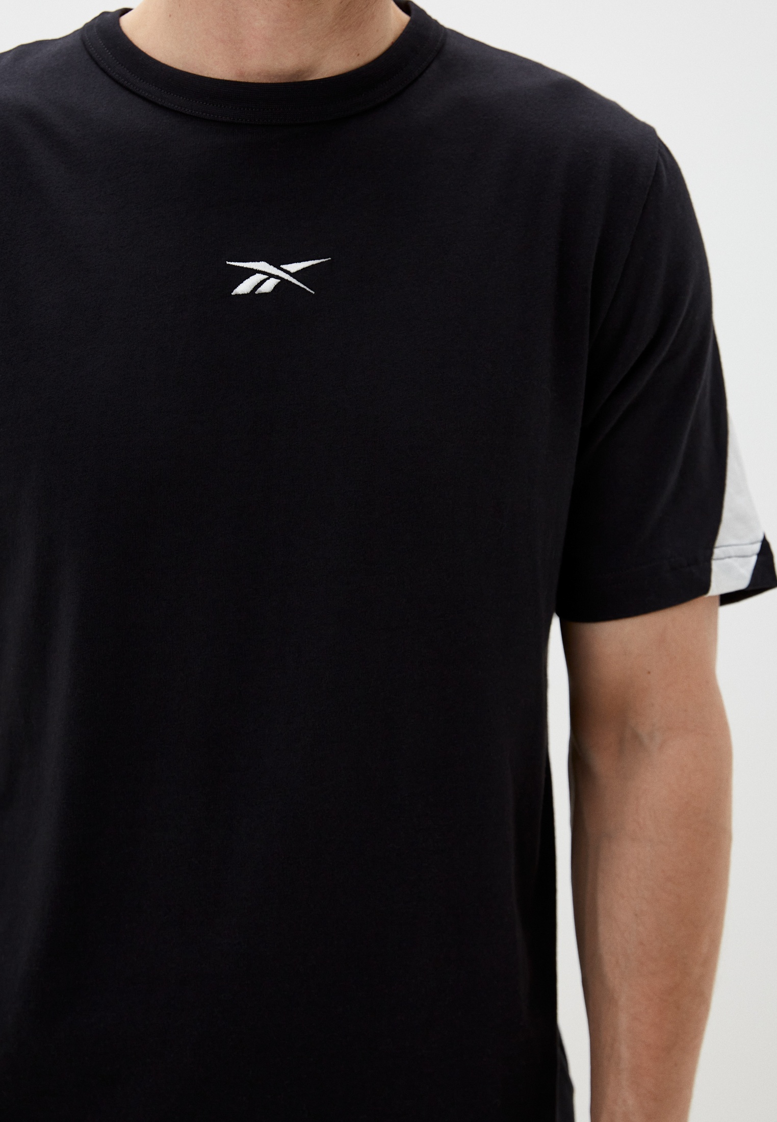 Футболка мужская Reebok (Рибок) 100030547 купить за 4299 руб.