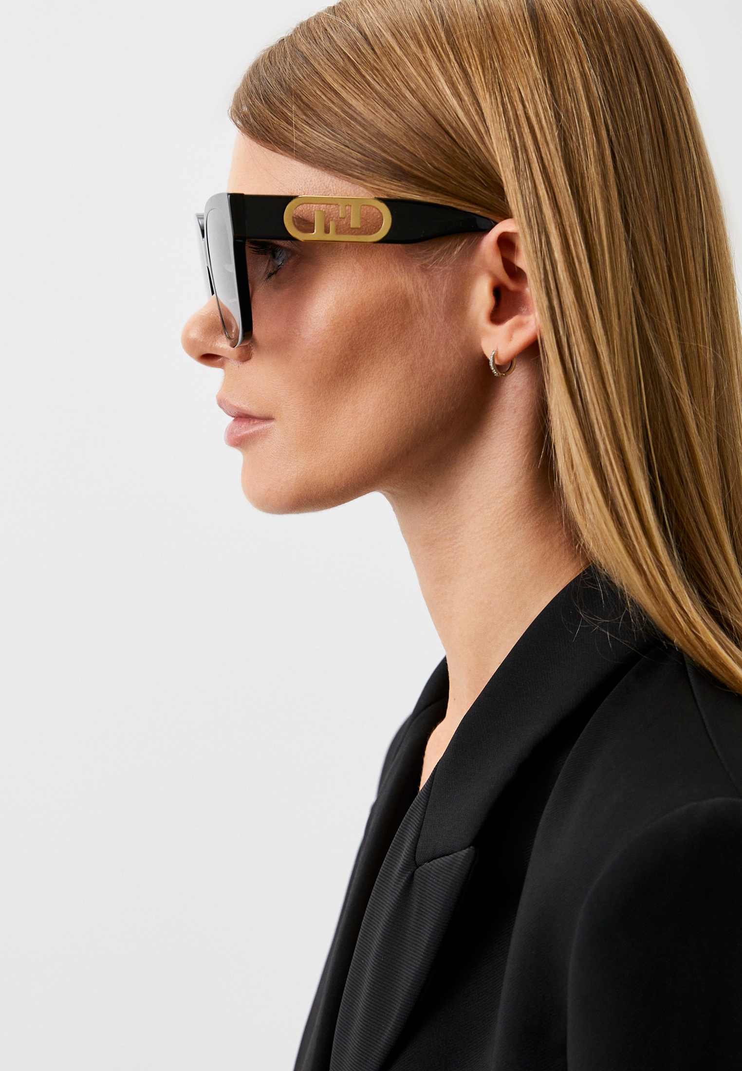 Женские солнцезащитные очки Fendi (Фенди) FE40063F купить за 38520 руб.