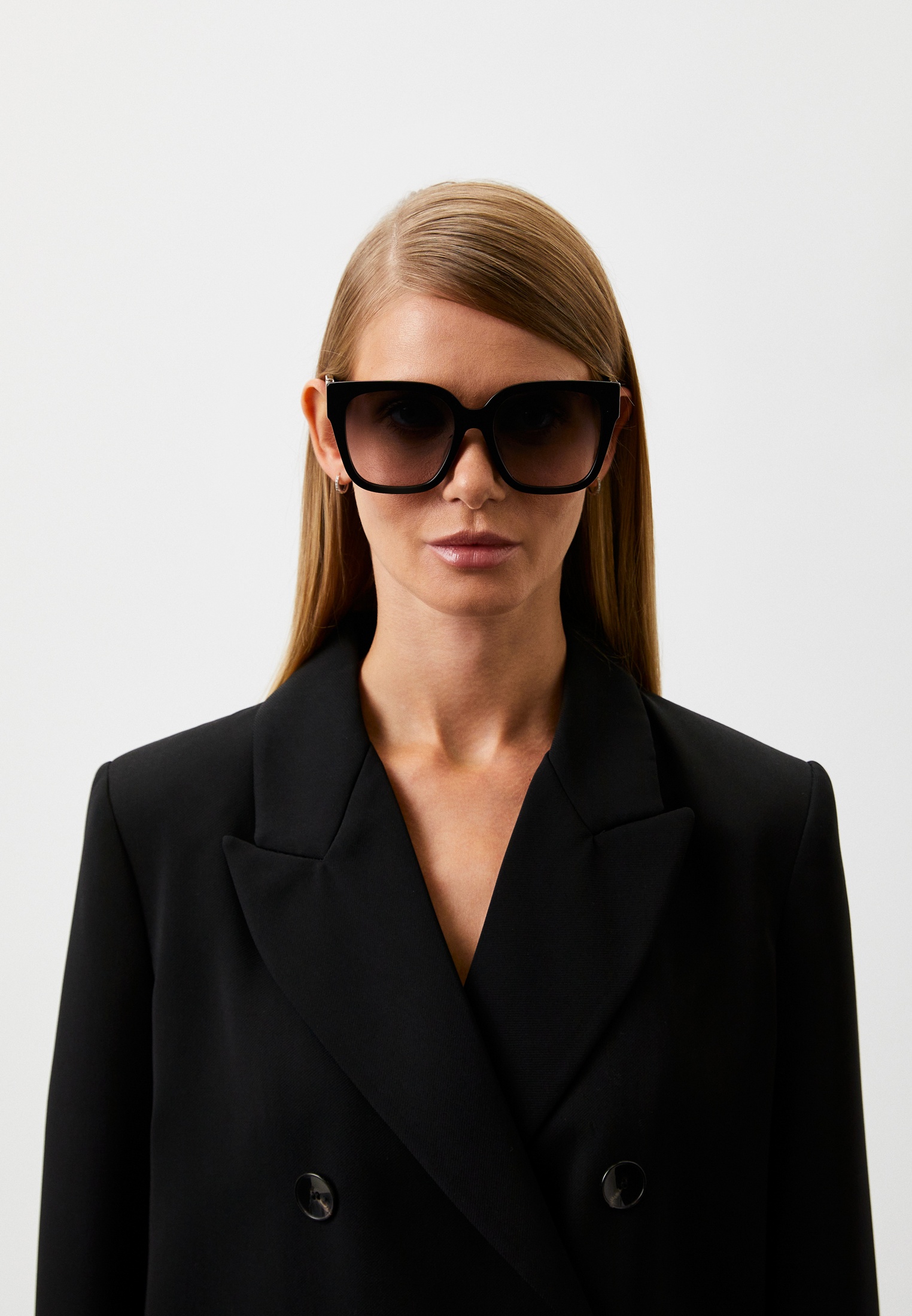 Женские солнцезащитные очки Fendi (Фенди) FE40063F купить за 38520 руб.