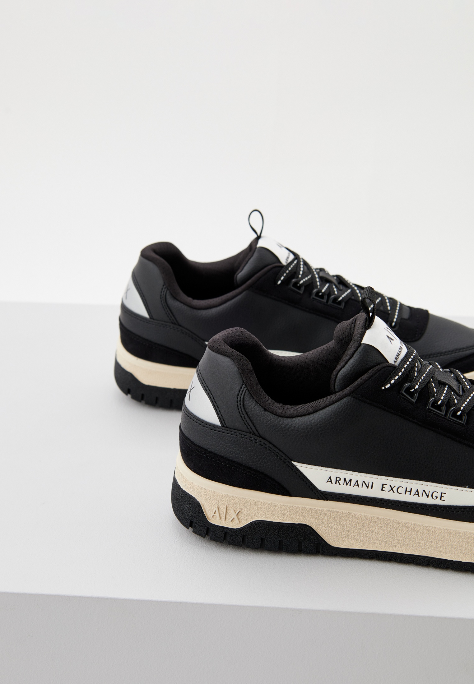 Мужские кеды Armani Exchange XUX178 XV764 купить за 17355 руб.
