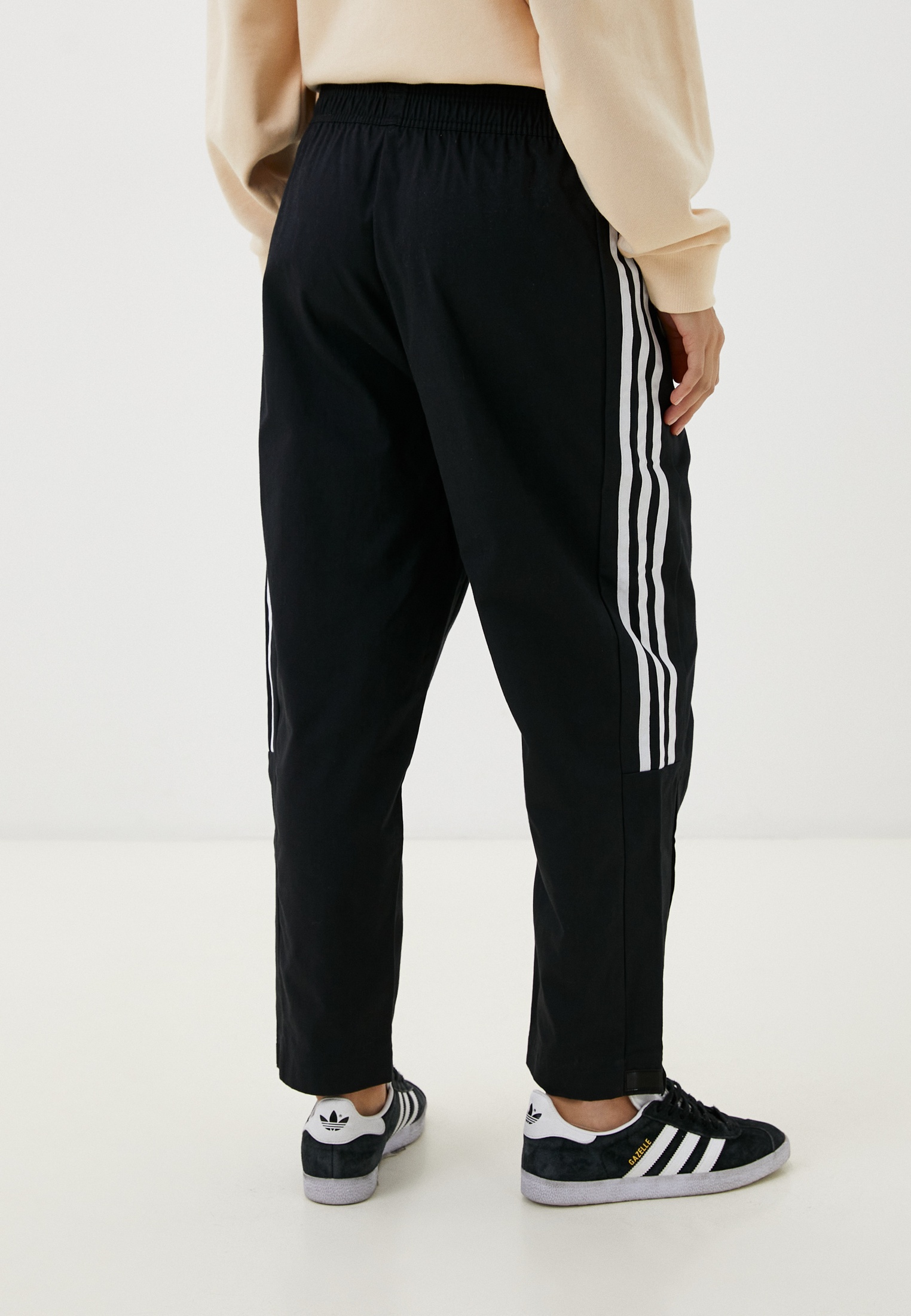 Женские брюки Adidas (Адидас) IN7341 купить за 9699 руб.