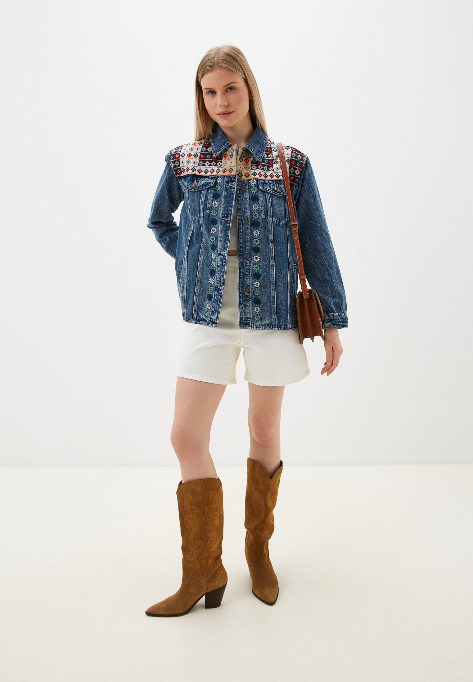 Джинсовая куртка женская Desigual (Дезигуаль) 24SWED13 купить за 10836 руб.