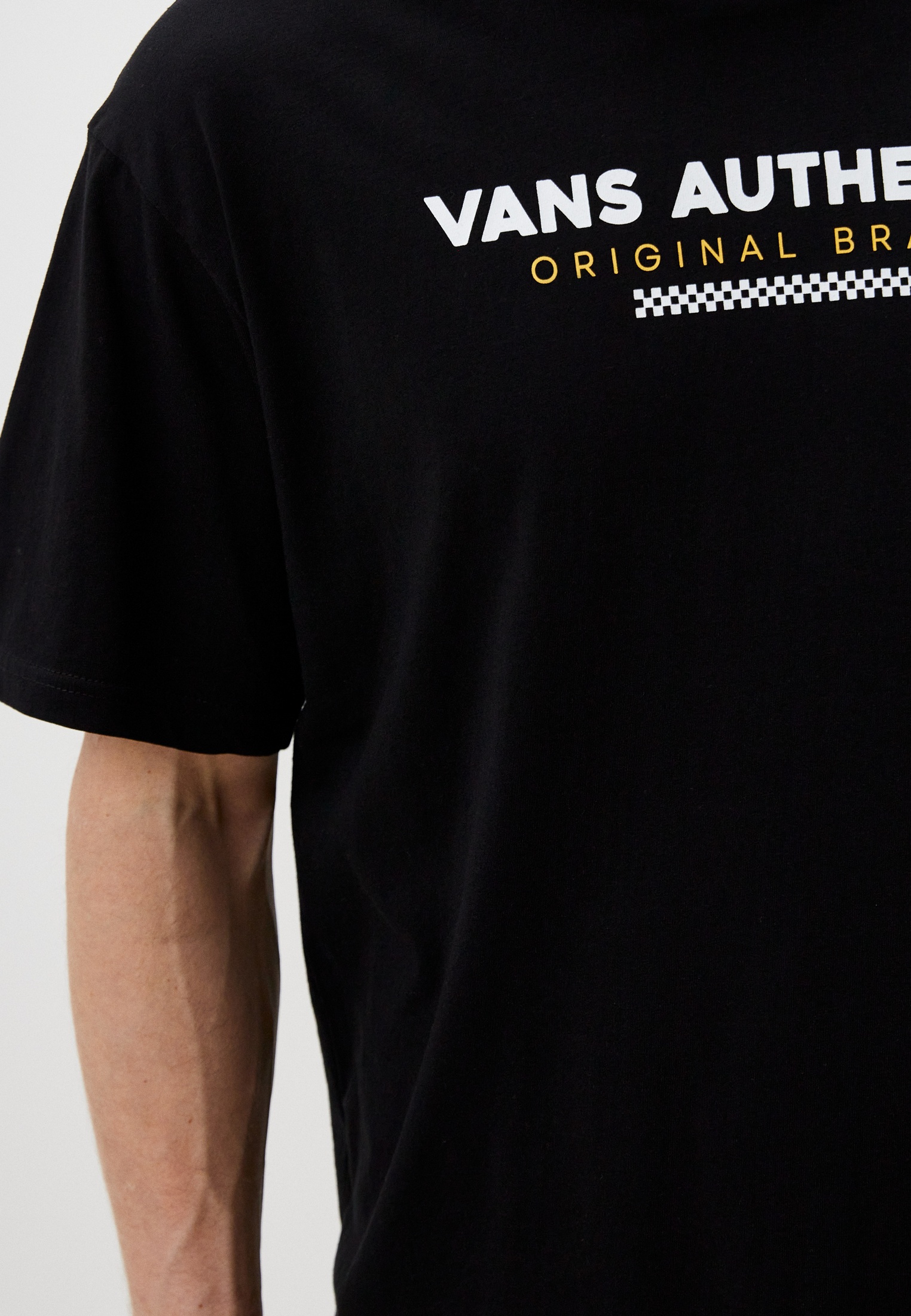Футболка мужская VANS VN000H5H цвет черный купить за 4299 руб.