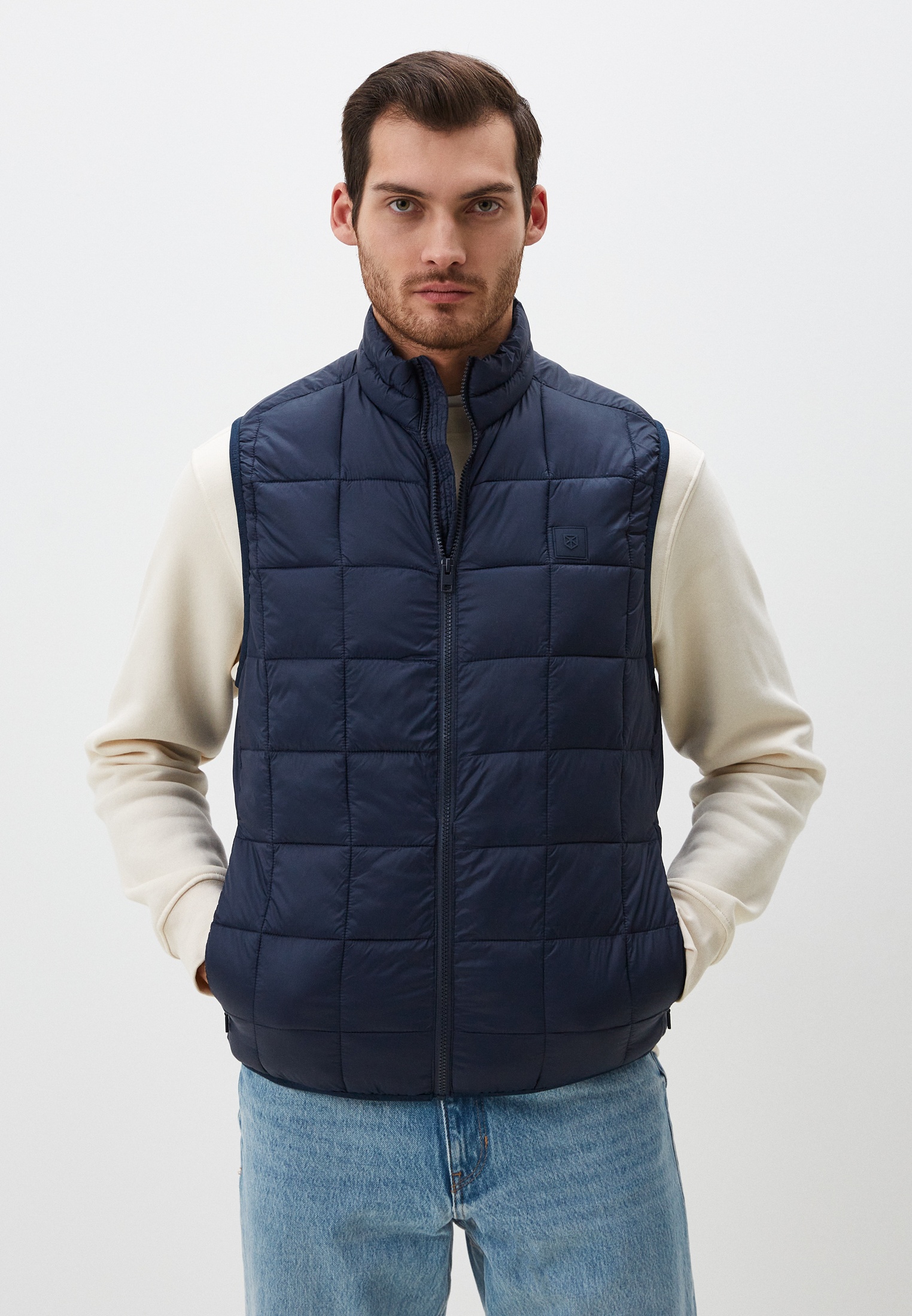 Жилет мужской Jack & Jones (Джек Энд Джонс) 12251948 купить за 4570 руб.