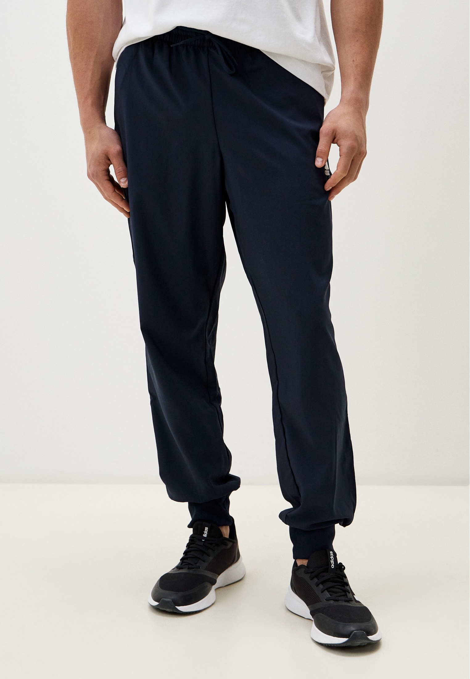 Мужские спортивные брюки Adidas (Адидас) IC0060 купить за 2599 руб.