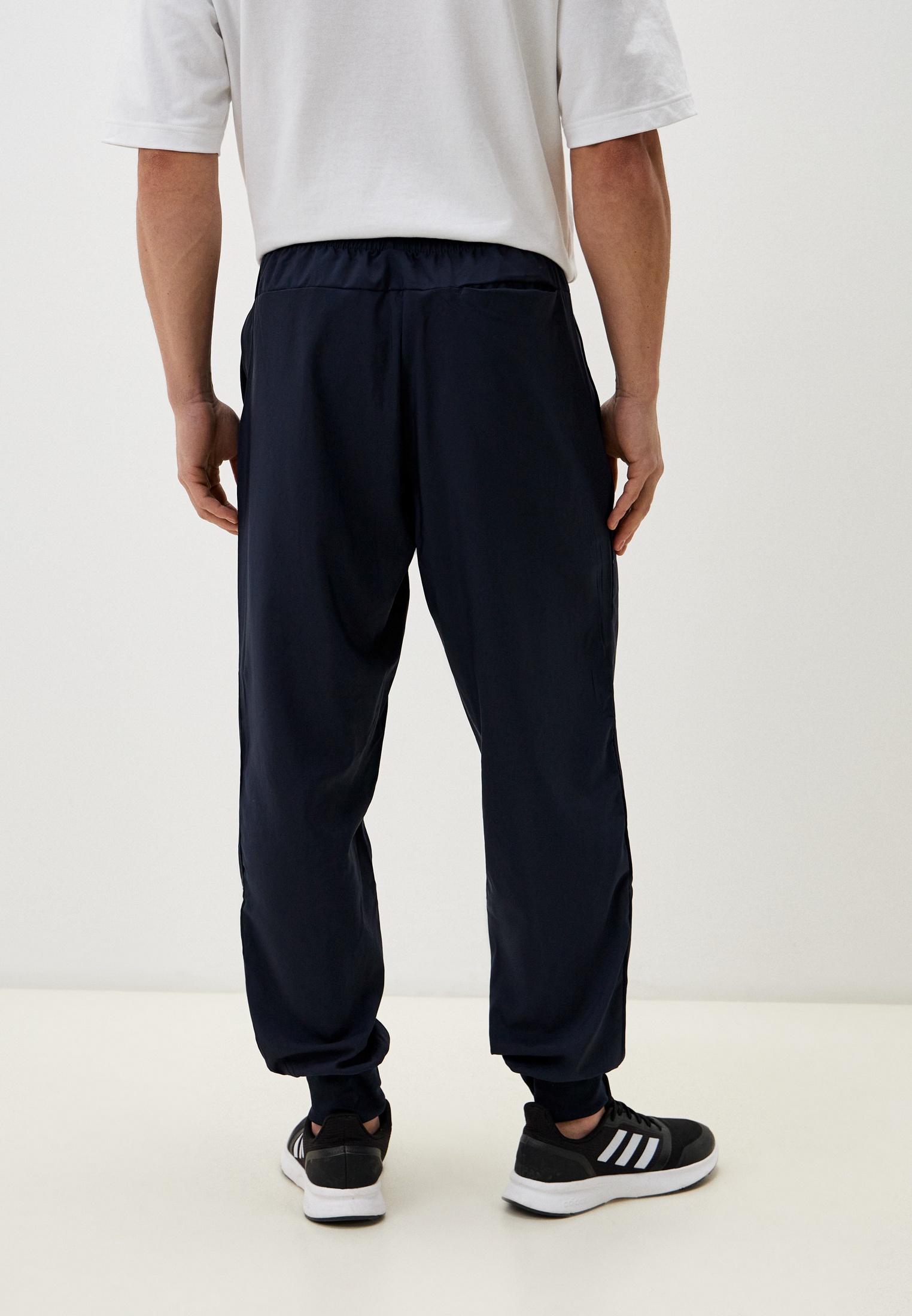 Мужские спортивные брюки Adidas (Адидас) IC0060 купить за 2599 руб.