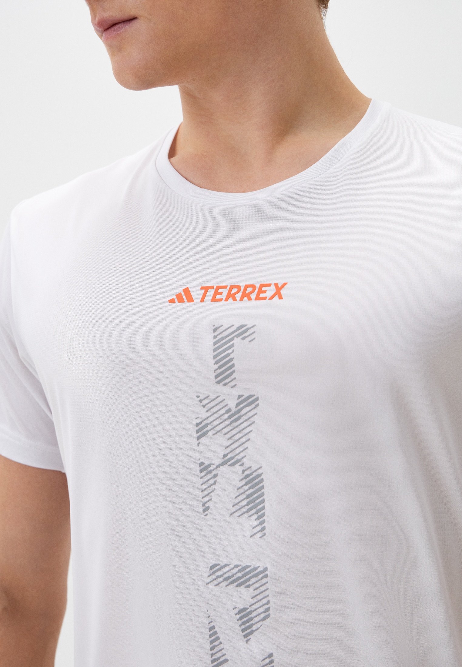 Футболка мужская Adidas (Адидас) HT9442 купить за 3199 руб.