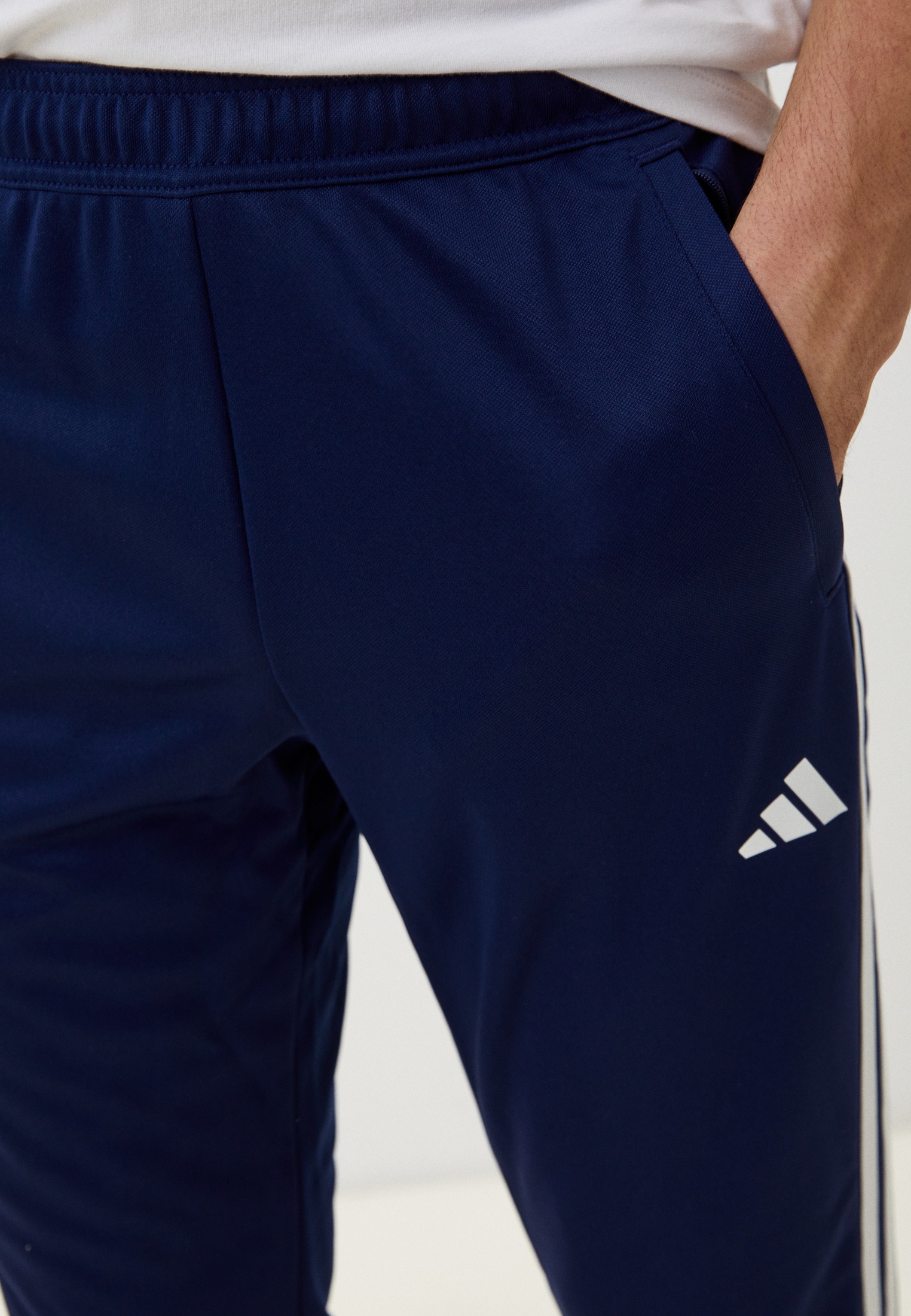 Мужские спортивные брюки Adidas (Адидас) IB8169 купить за 6999 руб.