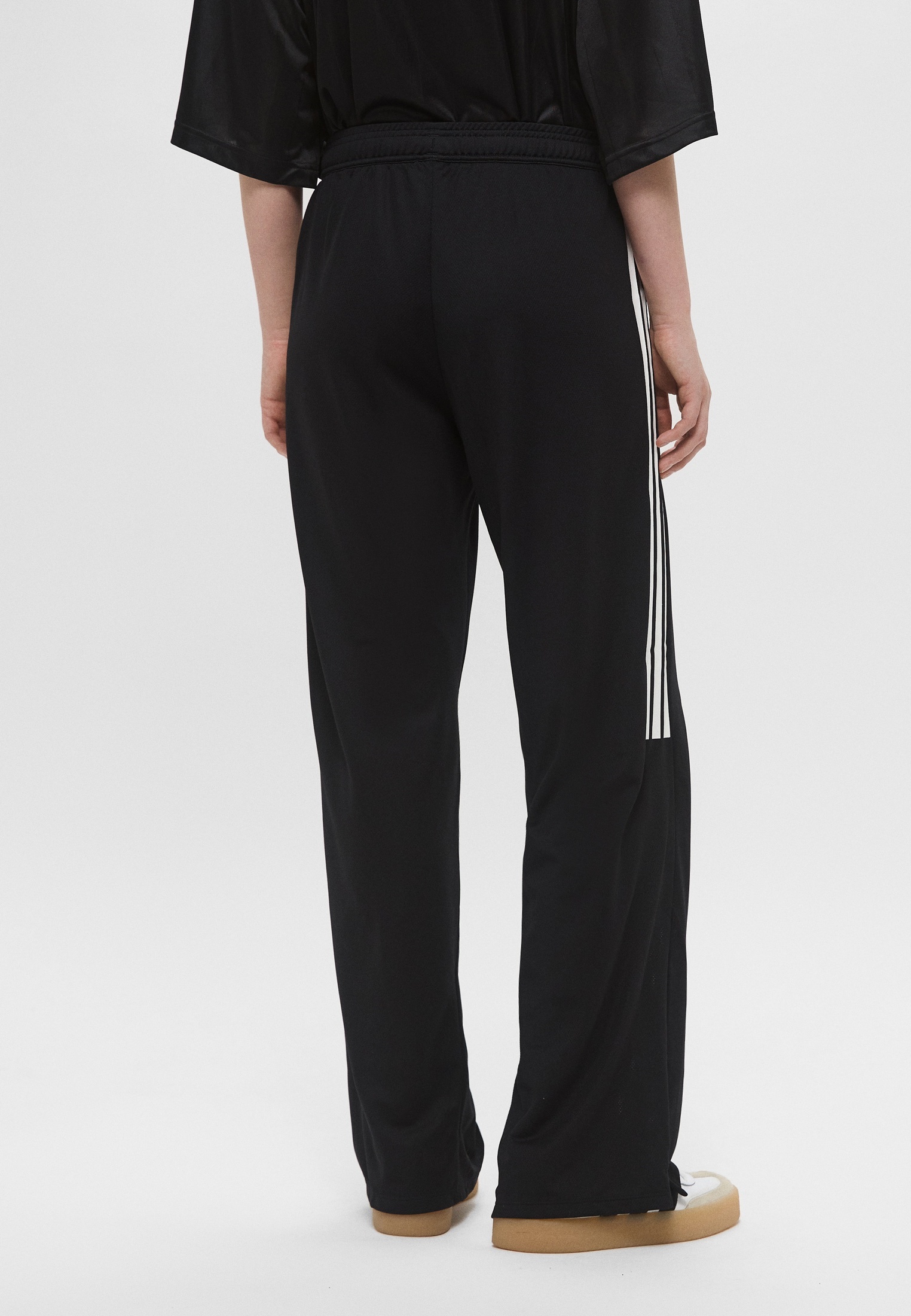 Женские спортивные брюки Adidas (Адидас) JG4103 купить за 8999 руб.