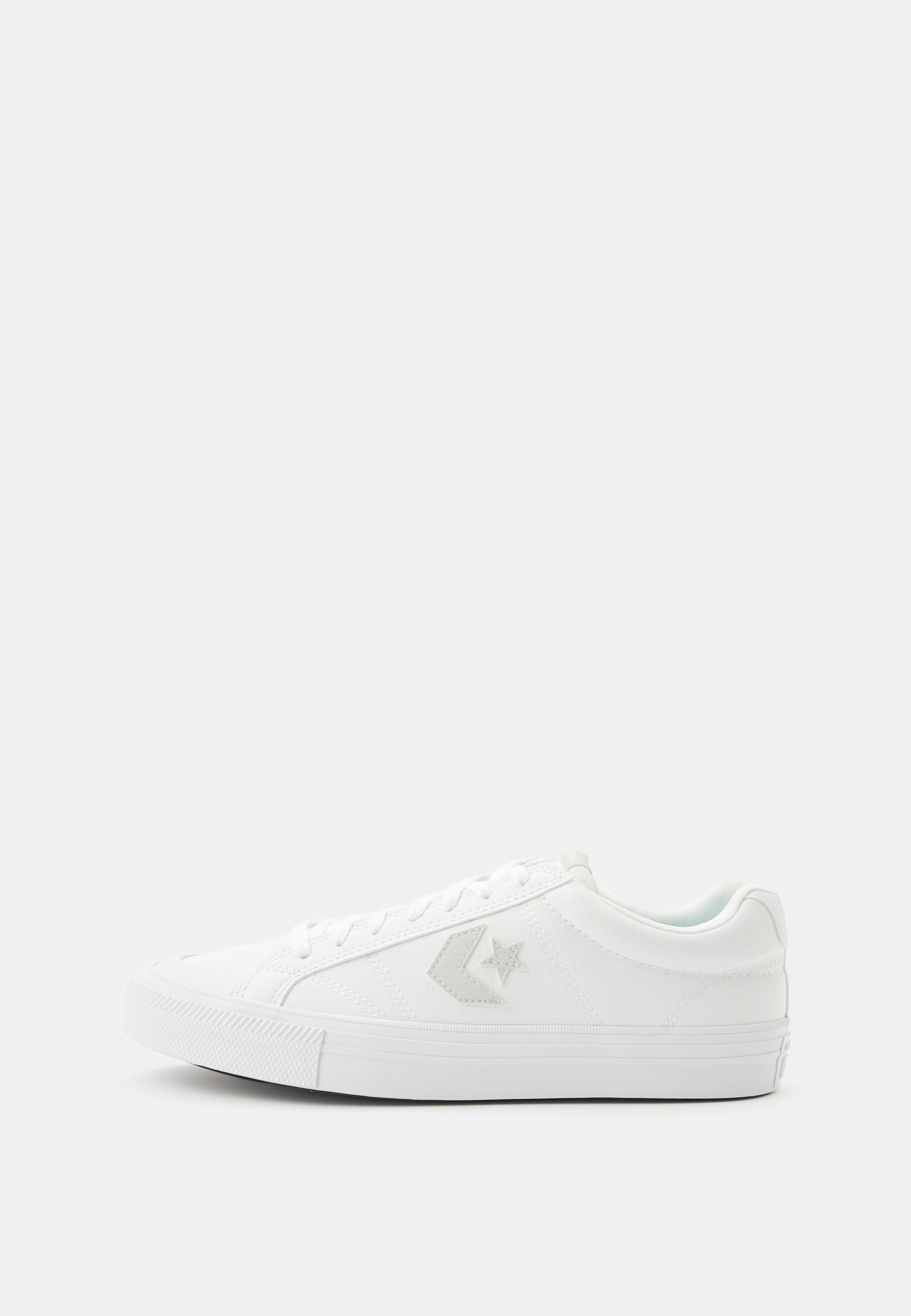 Одежда и обувь Converse - Купить одежду и обувь фирмы Конверс в ...