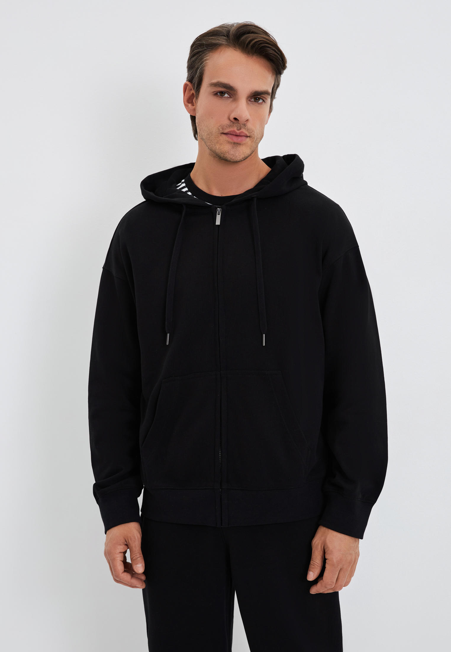 Толстовка Zrn Man, цвет: черный, MP002XM00102 — купить в интернет-магазине Lamoda