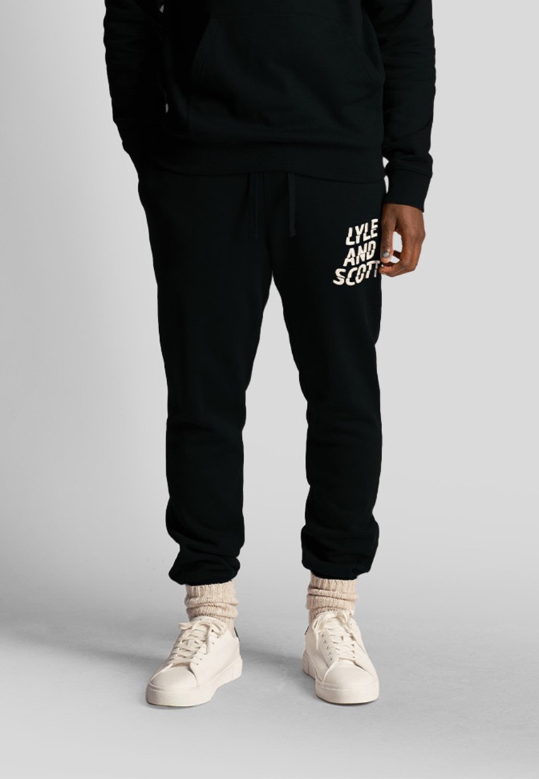 Брюки спортивные Lyle & Scott Ripple Logo Jogger, цвет: черный ...