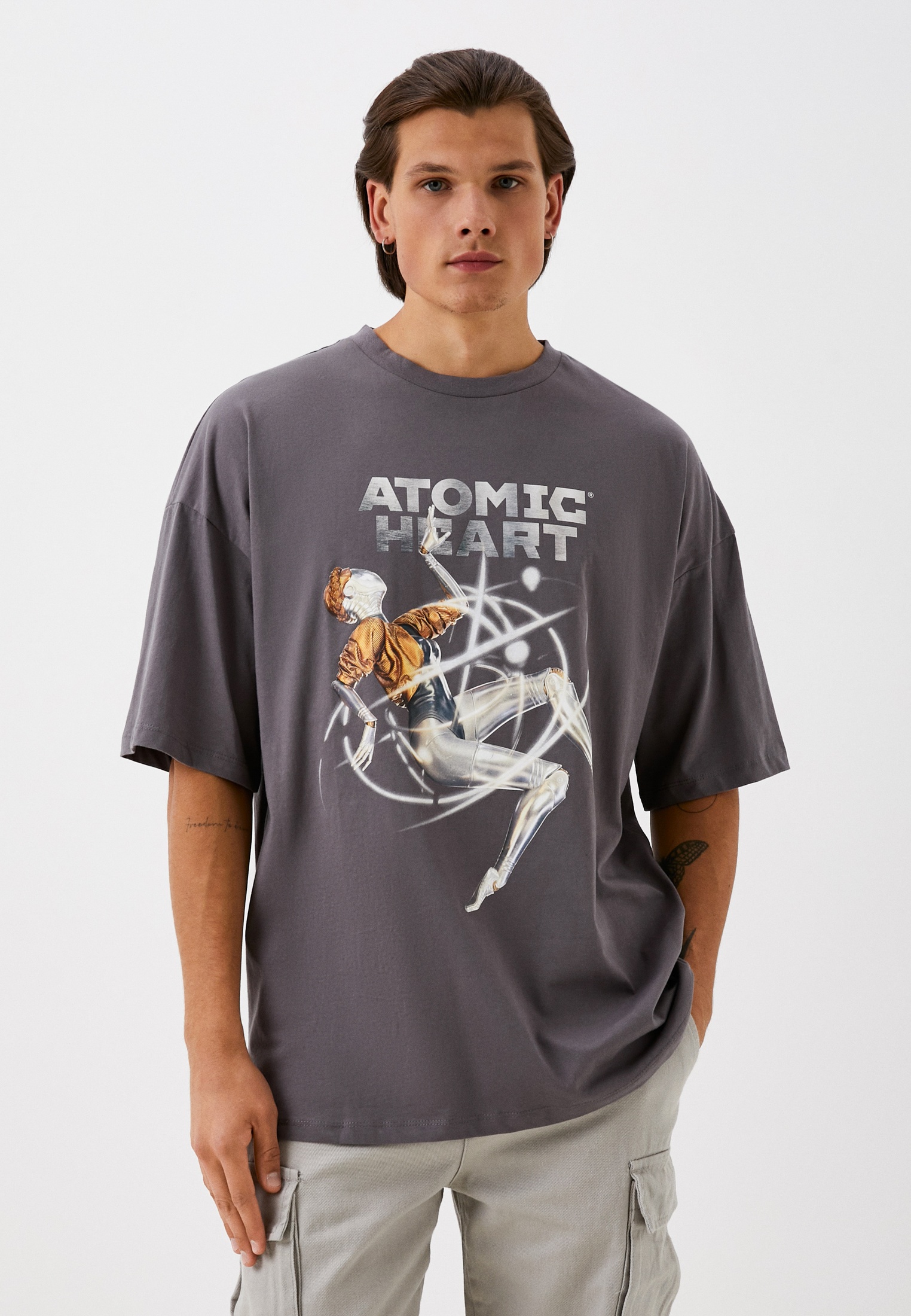 Футболка Befree Co:Create Atomic Heart, цвет: серый, MP002XM1UEDL — купить в интернет-магазине ...