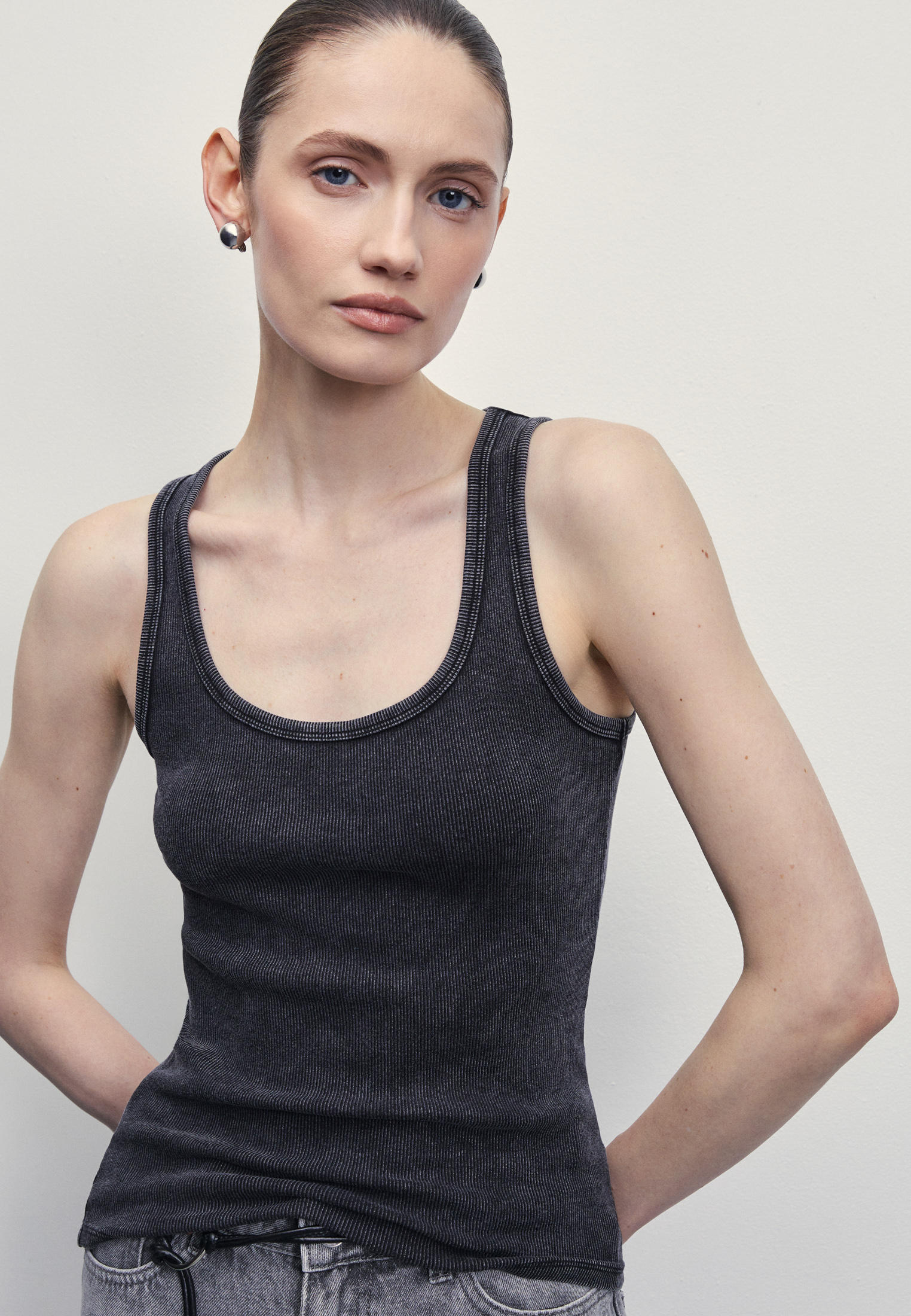 Майка Zarina, цвет: серый, MP002XW0MTXQ — купить в интернет-магазине Lamoda