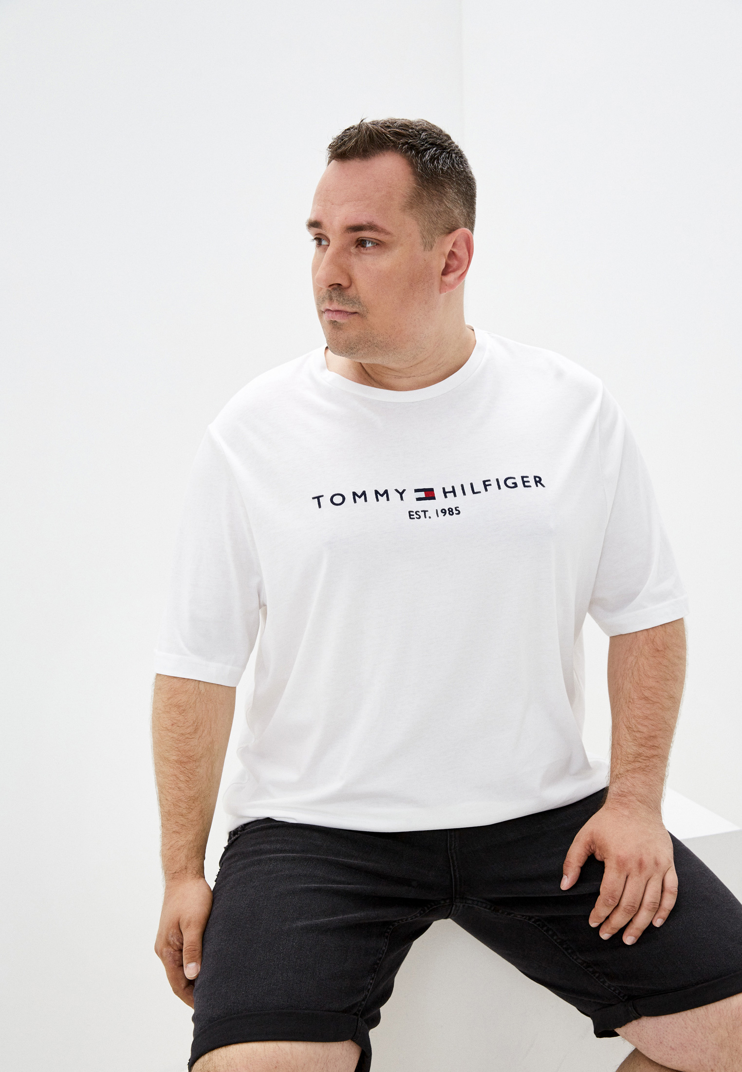 Футболка Tommy Hilfiger, цвет: белый, RTLAAG694701 — купить в интернет ...