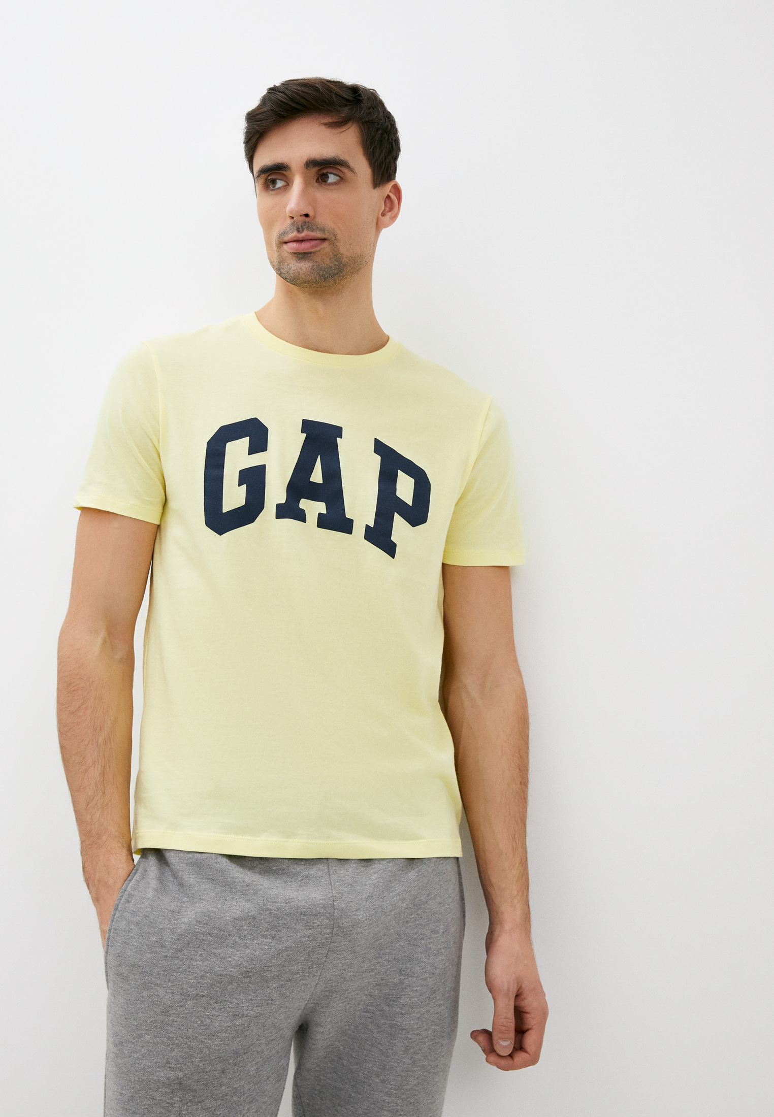 Футболка Gap, цвет: желтый, RTLAAY772801 — купить в интернет-магазине ...