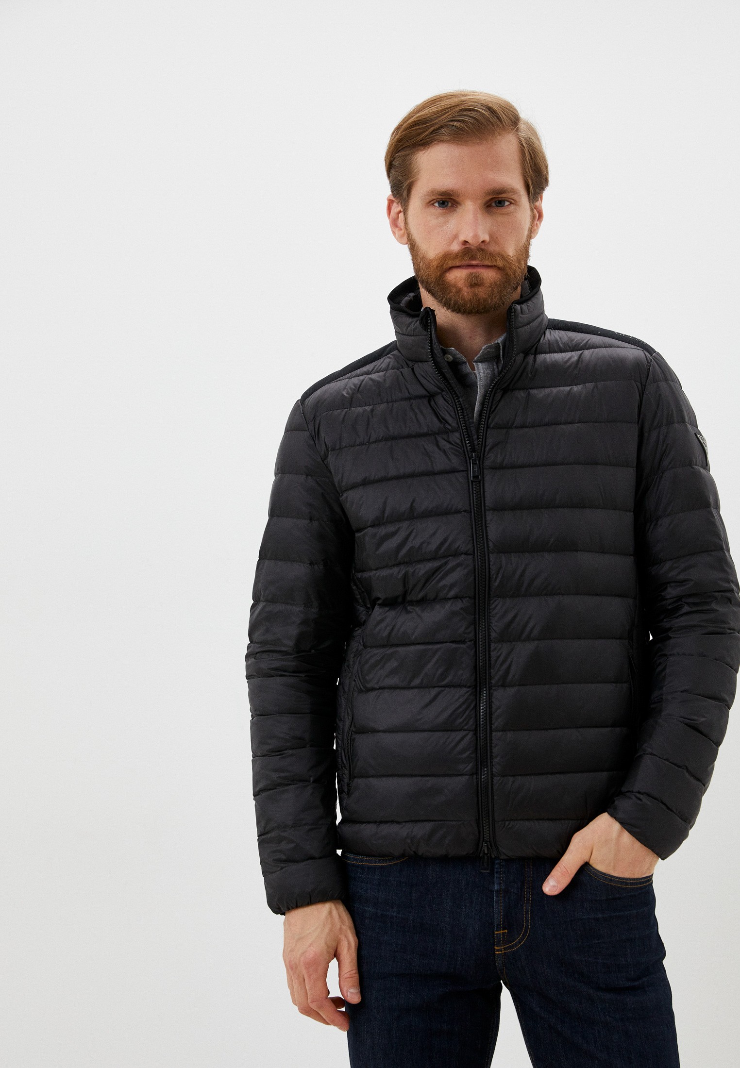 Пуховик Guess, цвет: черный, RTLADP852401 — купить в интернет-магазине ...