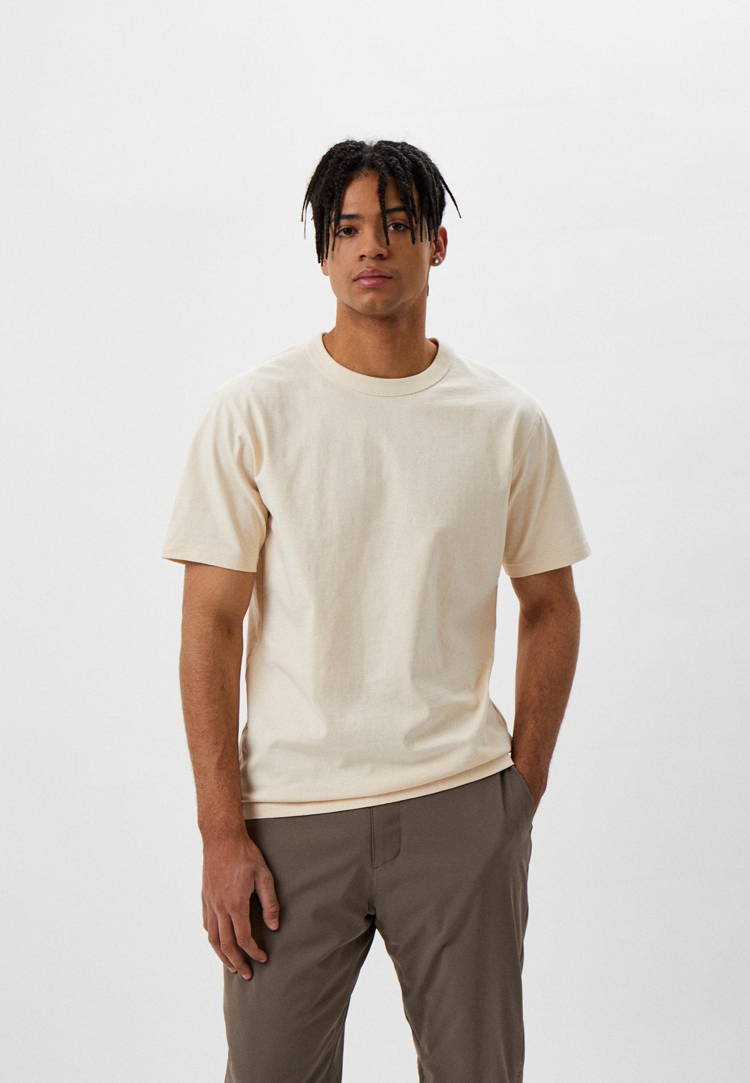 Футболка UNIQLO Uniqlo U, цвет: бежевый, RTLACD197701 — купить в ...