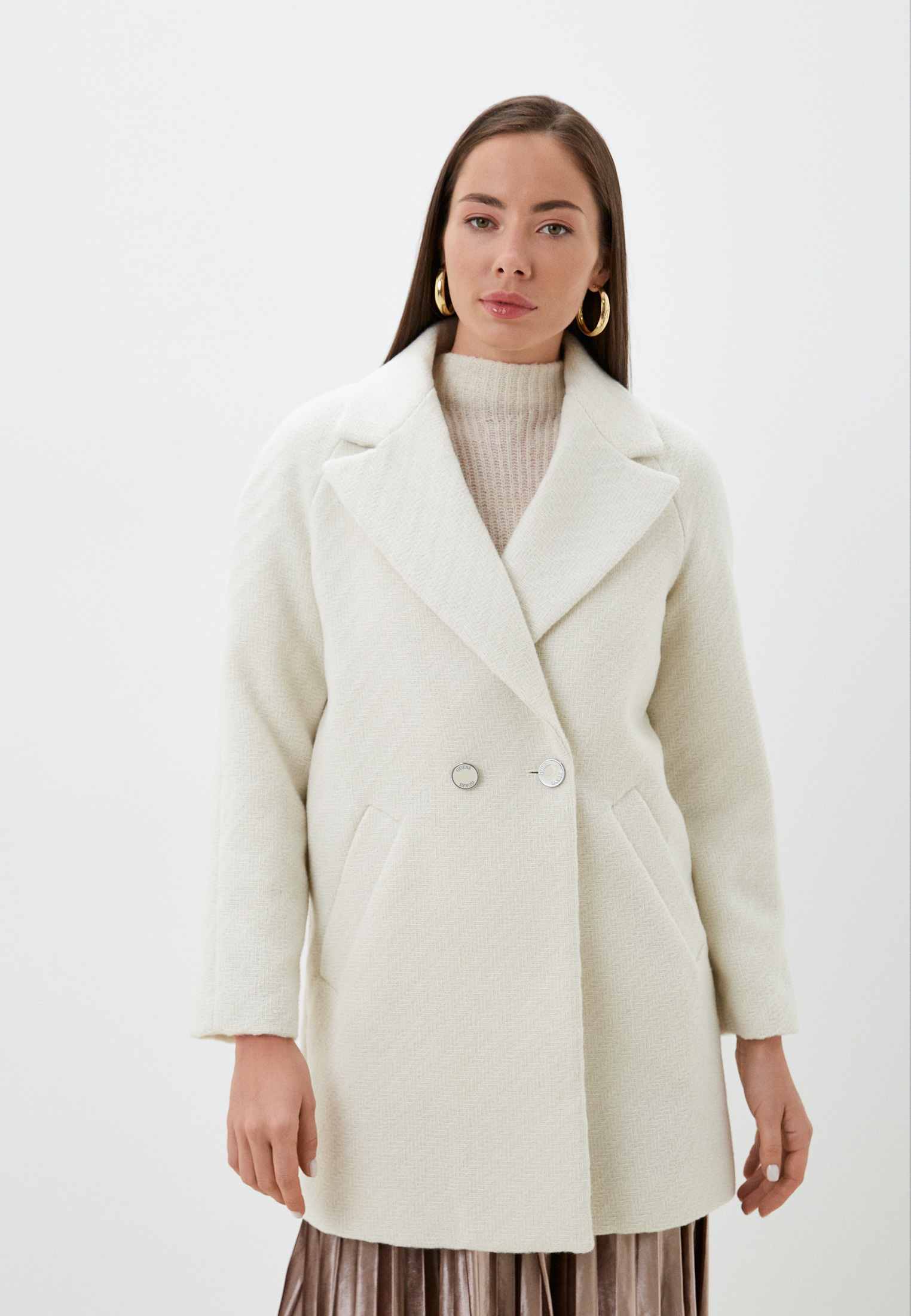 Пальто Guess, цвет: белый, RTLACF382801 — купить в интернет-магазине Lamoda