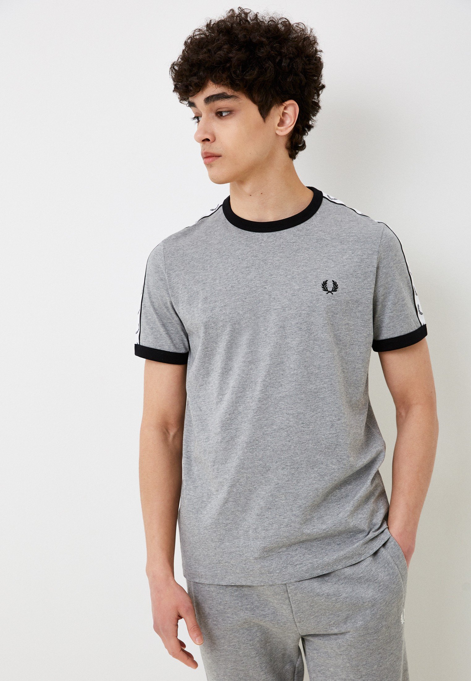 Футболка Fred Perry, цвет: серый, RTLACQ763401 — купить в интернет ...