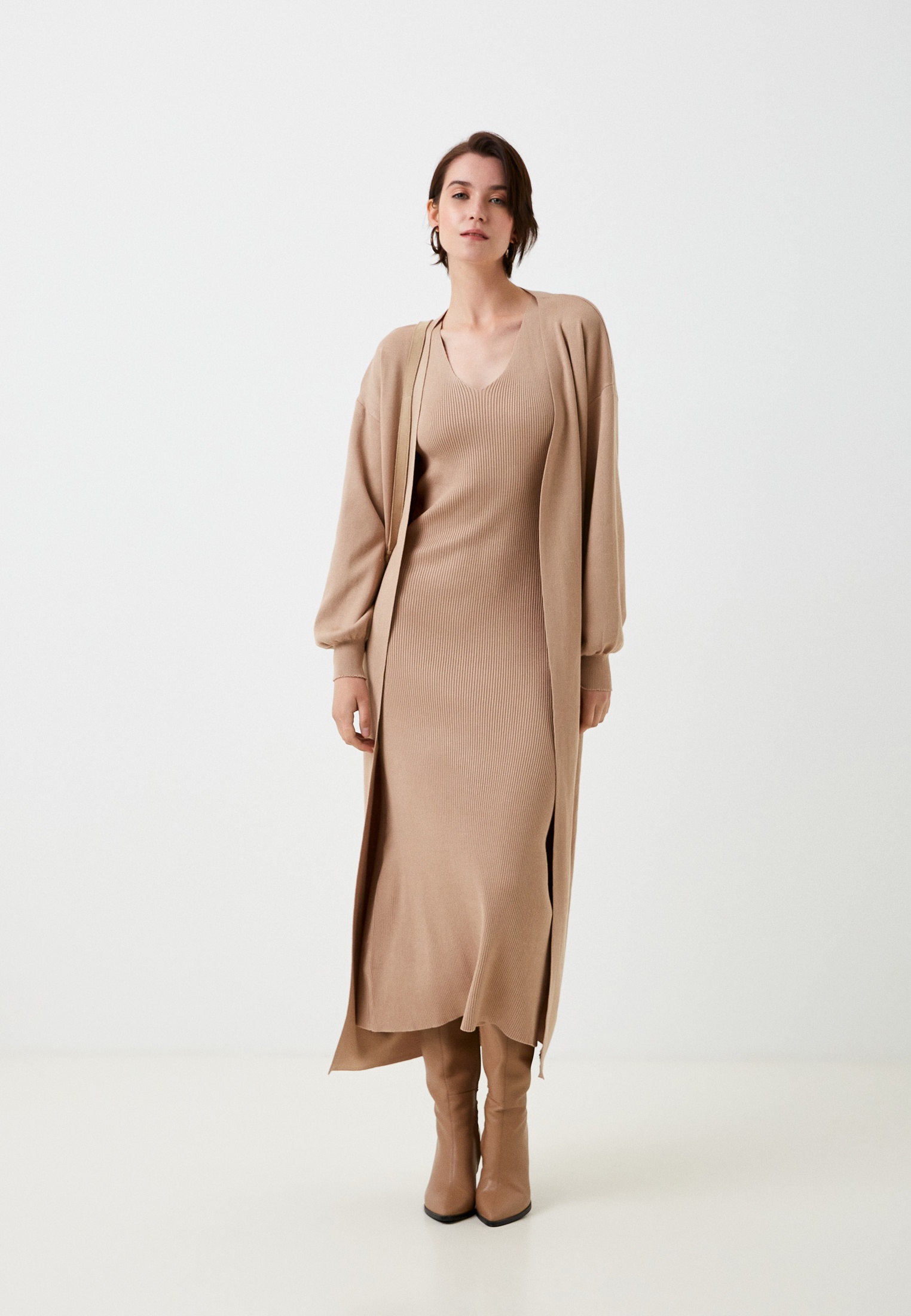 Платье и кардиган Chic de Femme, цвет: бежевый, RTLACZ442401 — купить в ...