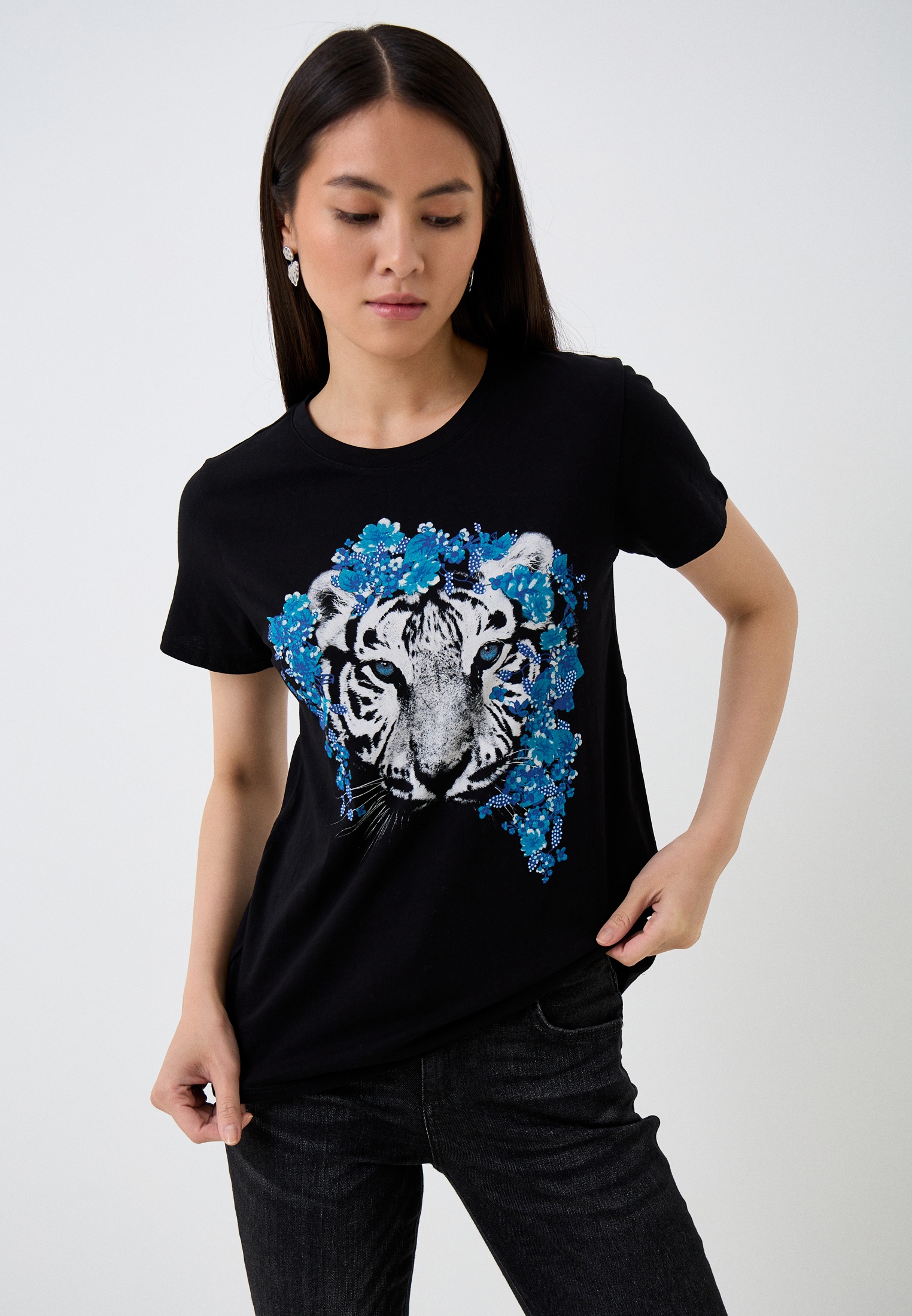 Футболка Guess, цвет: черный, RTLACZ604401 — купить в интернет-магазине ...