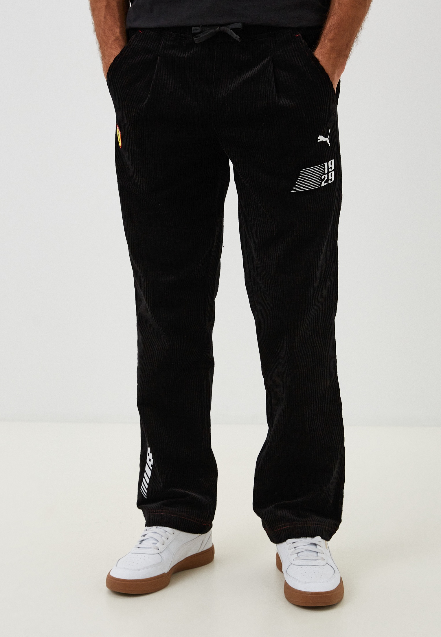 Брюки PUMA Ferrari Race Garage Crew Pants PUMA Blac, цвет: черный ...