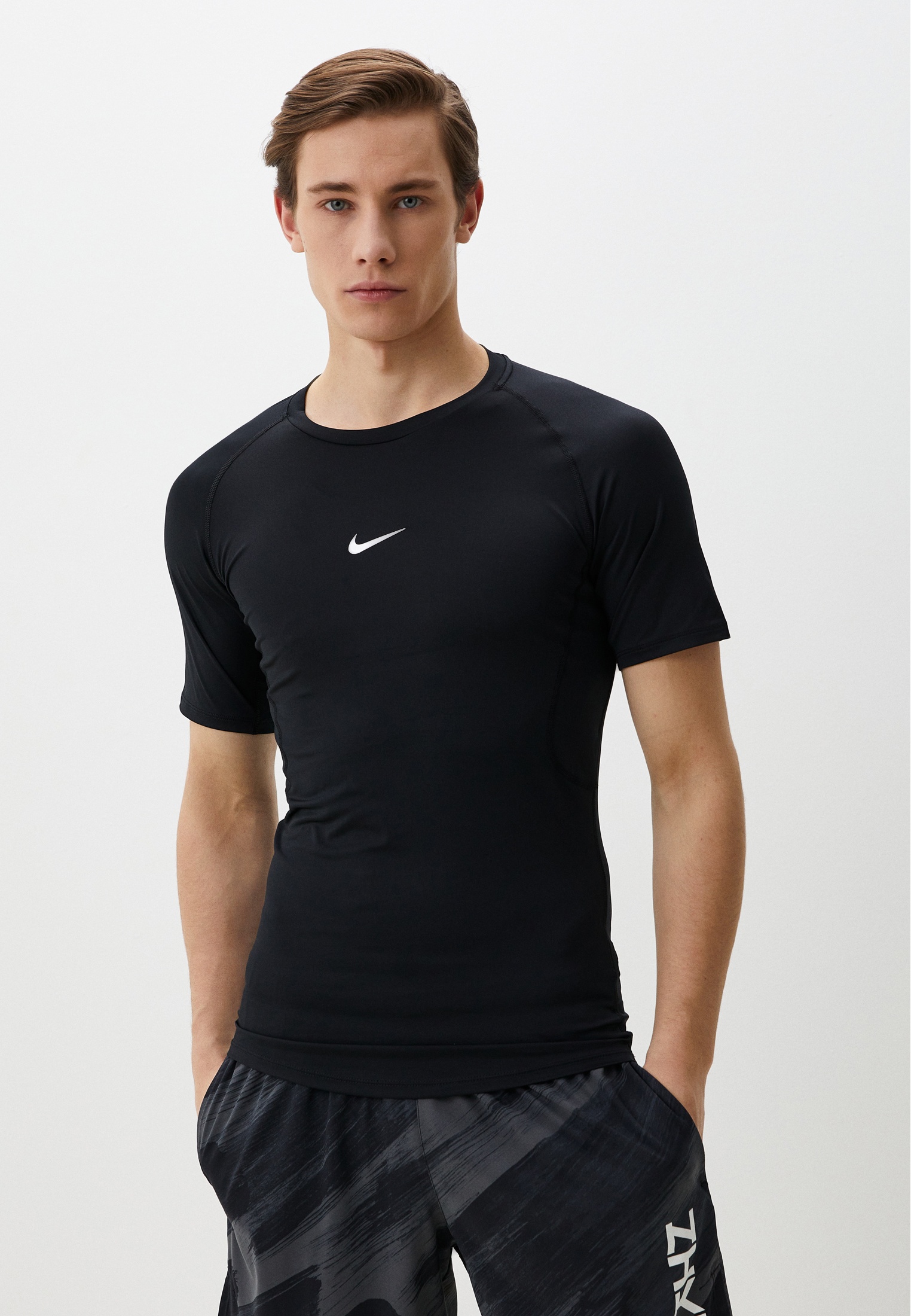 Футболка спортивная Nike M NP DF TIGHT TOP SS, цвет: черный ...