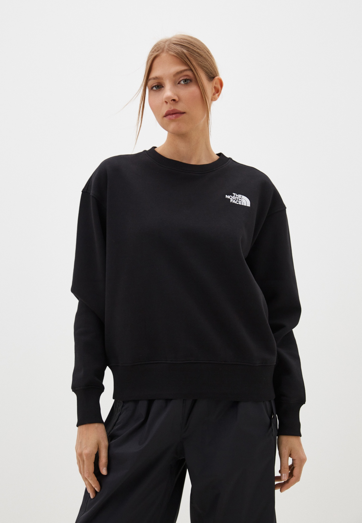 Свитшот The North Face Women’S Essential Crew, цвет: черный ...