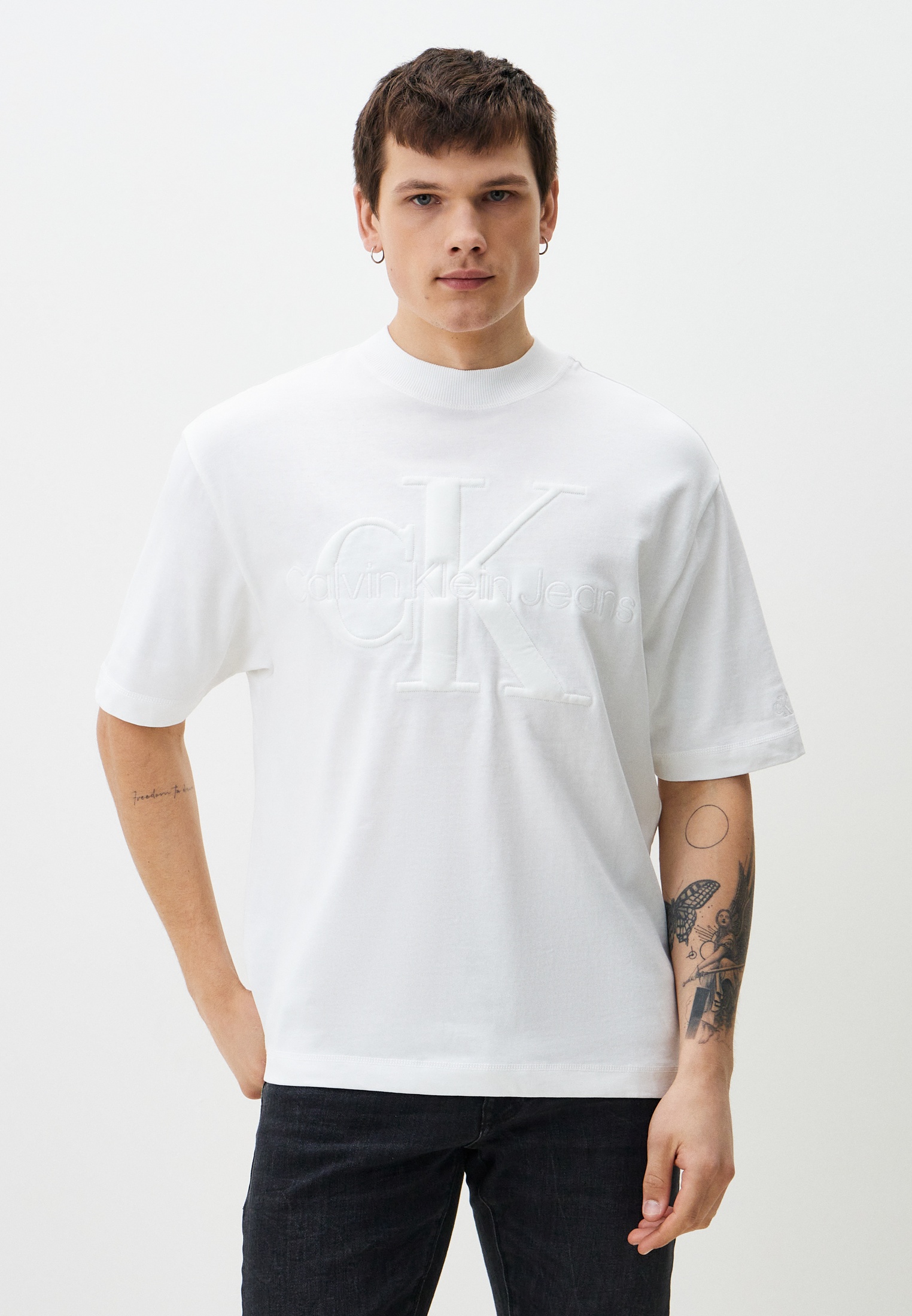 Футболка Calvin Klein Jeans, цвет: белый, RTLADM270901 — купить в ...