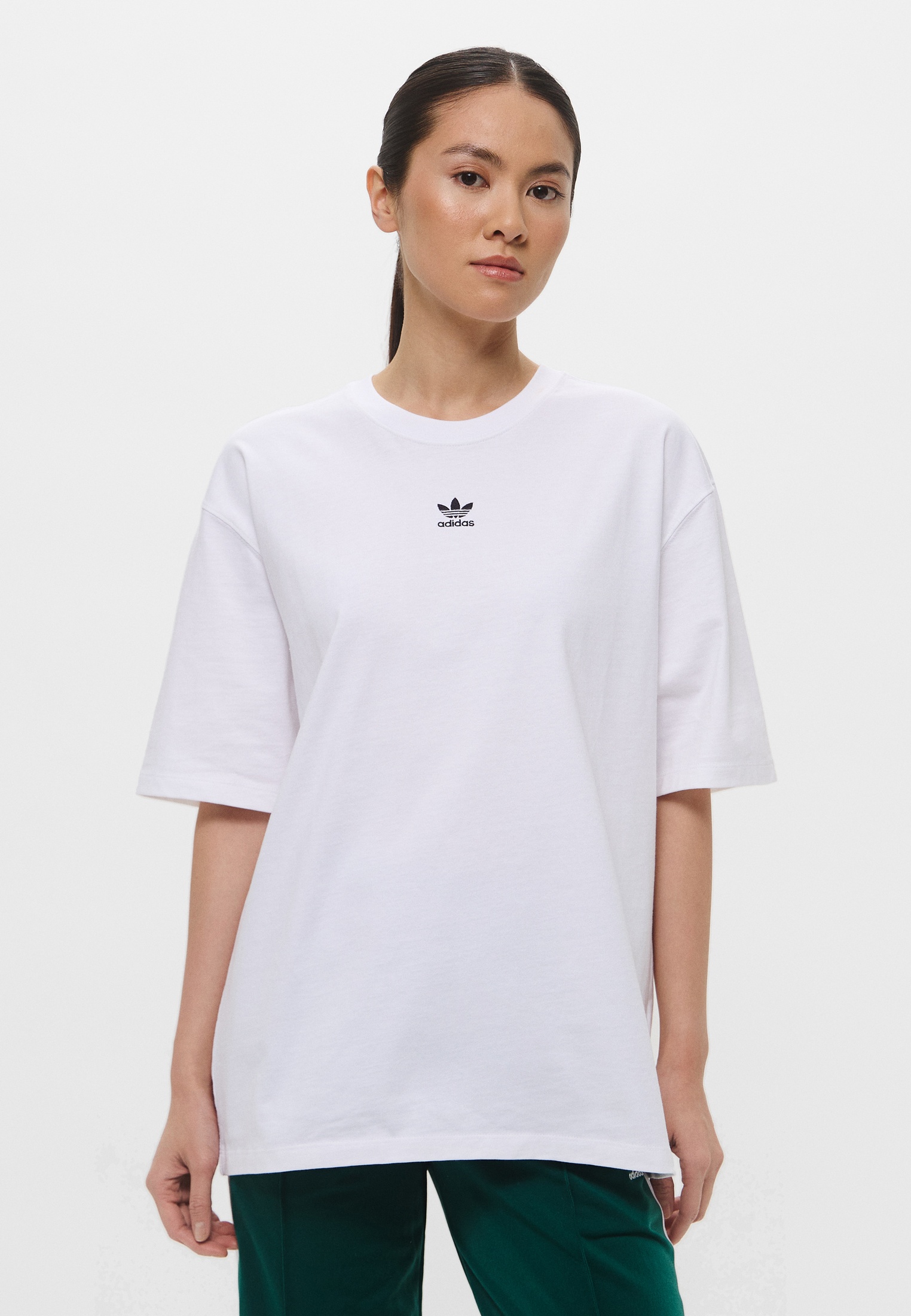 Футболка adidas Originals ESS BOYFR TEE, цвет: белый, RTLADZ217901 — купить в интернет-магазине ...