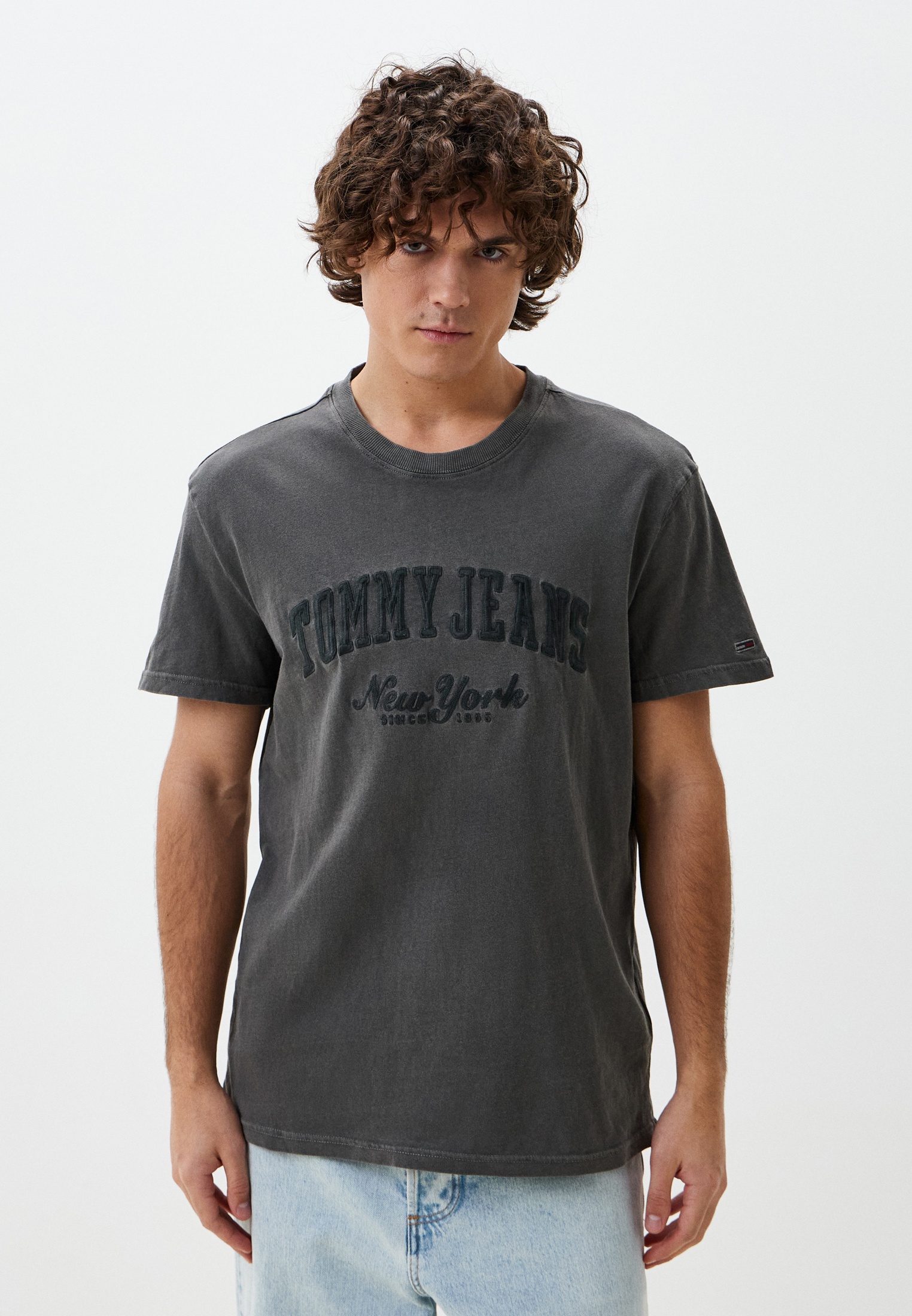 Футболка Tommy Jeans, цвет: серый, RTLADZ447902 — купить в интернет ...
