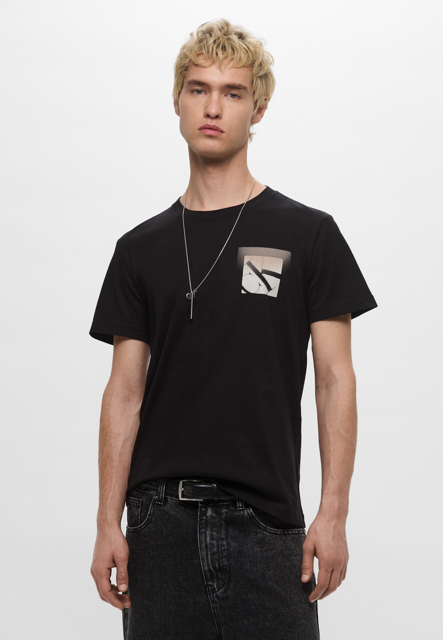 Футболка Calvin Klein Jeans, цвет: черный, RTLAEA580101 — купить в ...