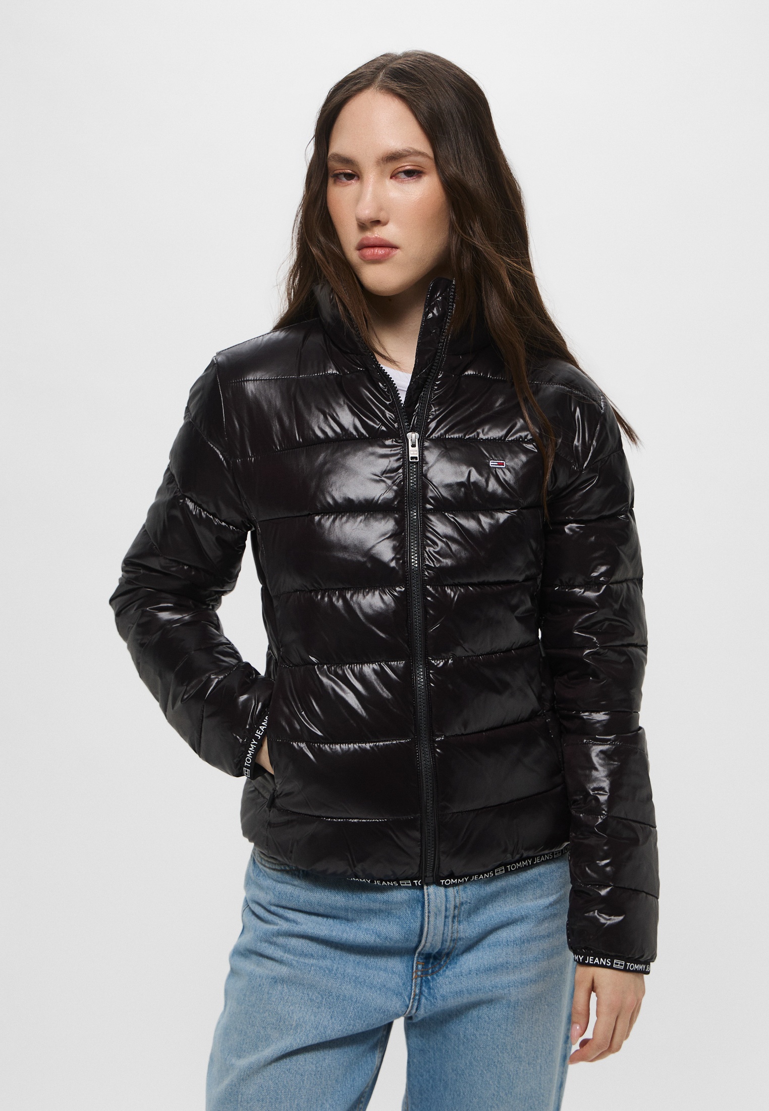 Пуховик Tommy Jeans, цвет: черный, RTLAEA985901 — купить в интернет ...