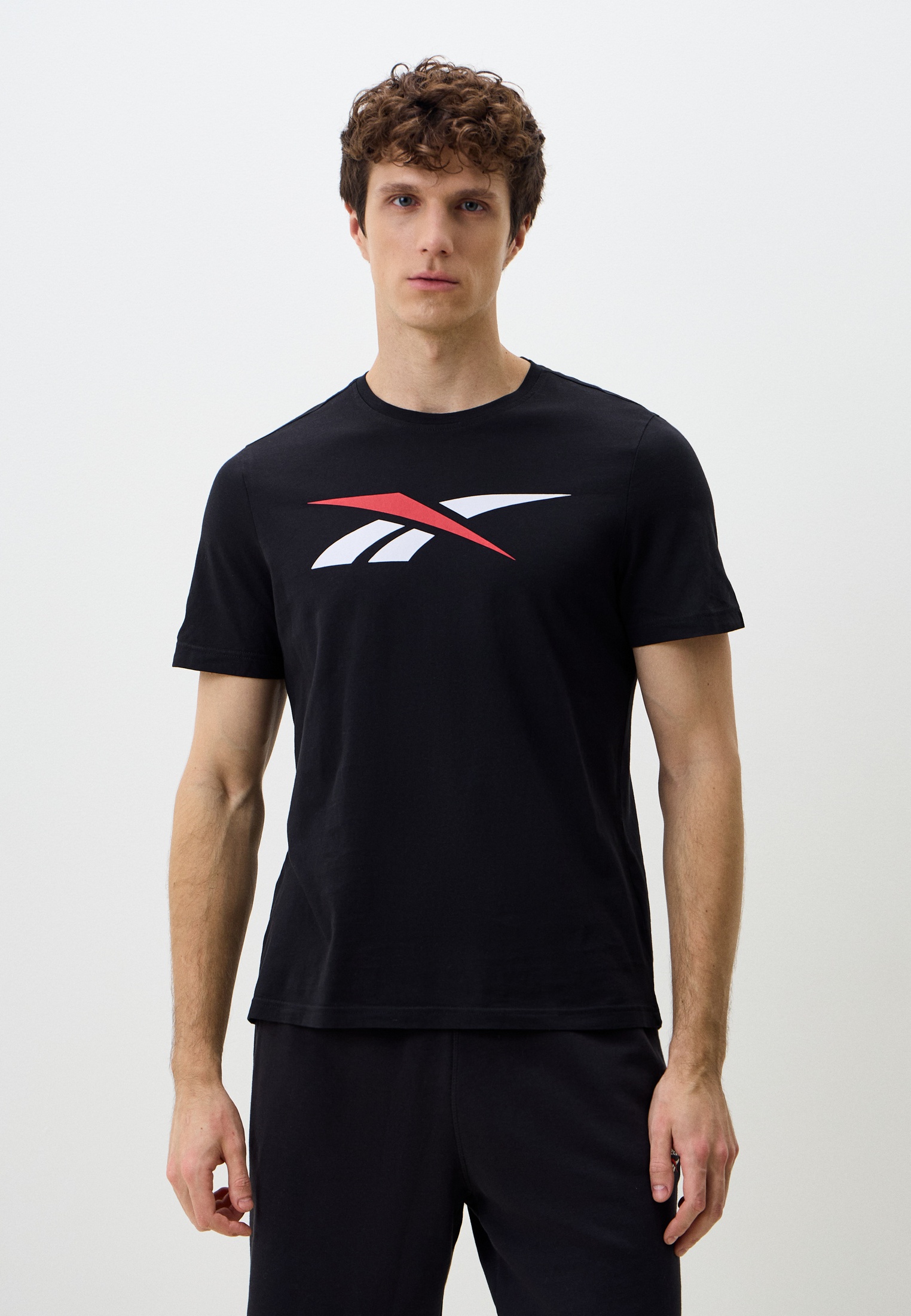 Футболка Reebok GS VECTOR TEE, цвет: черный, RTLAEB061801 — купить в ...