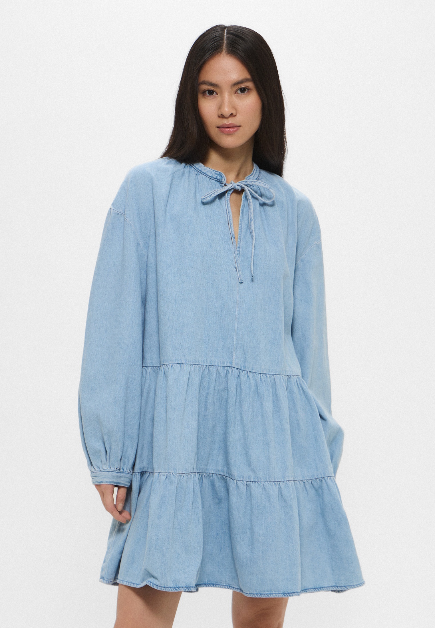 Платье H&M, цвет: голубой, RTLAEB319301 — купить в интернет-магазине Lamoda