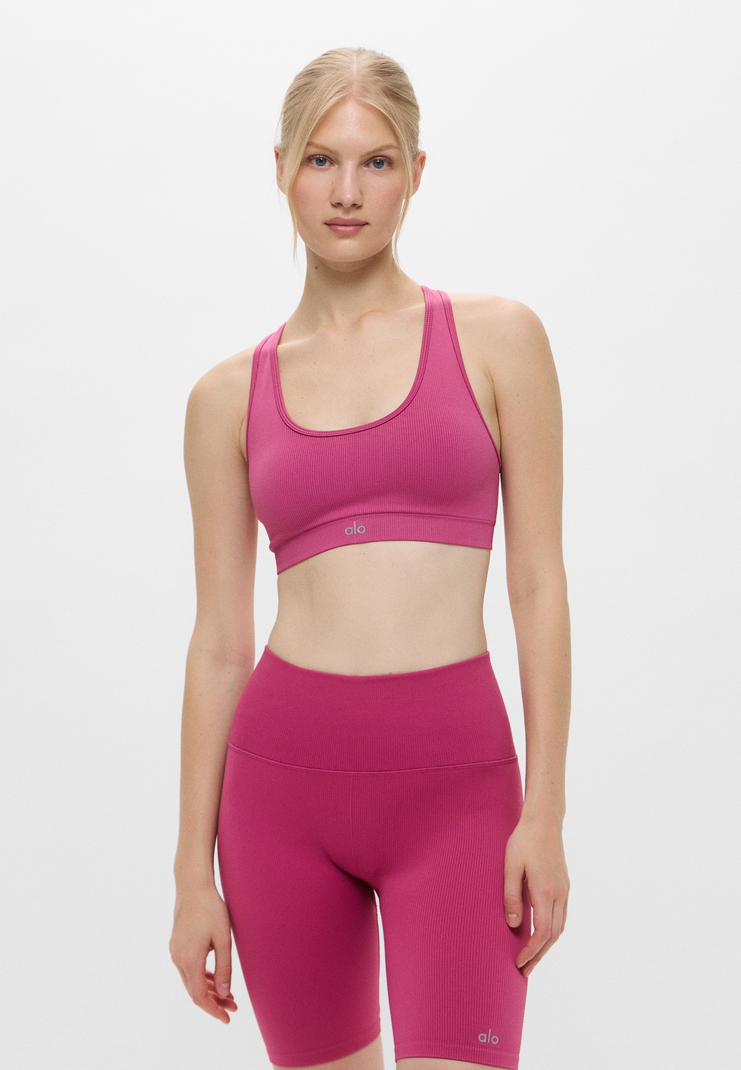 Топ спортивный Alo Yoga Seamless Ribbed Bra, цвет: розовый ...